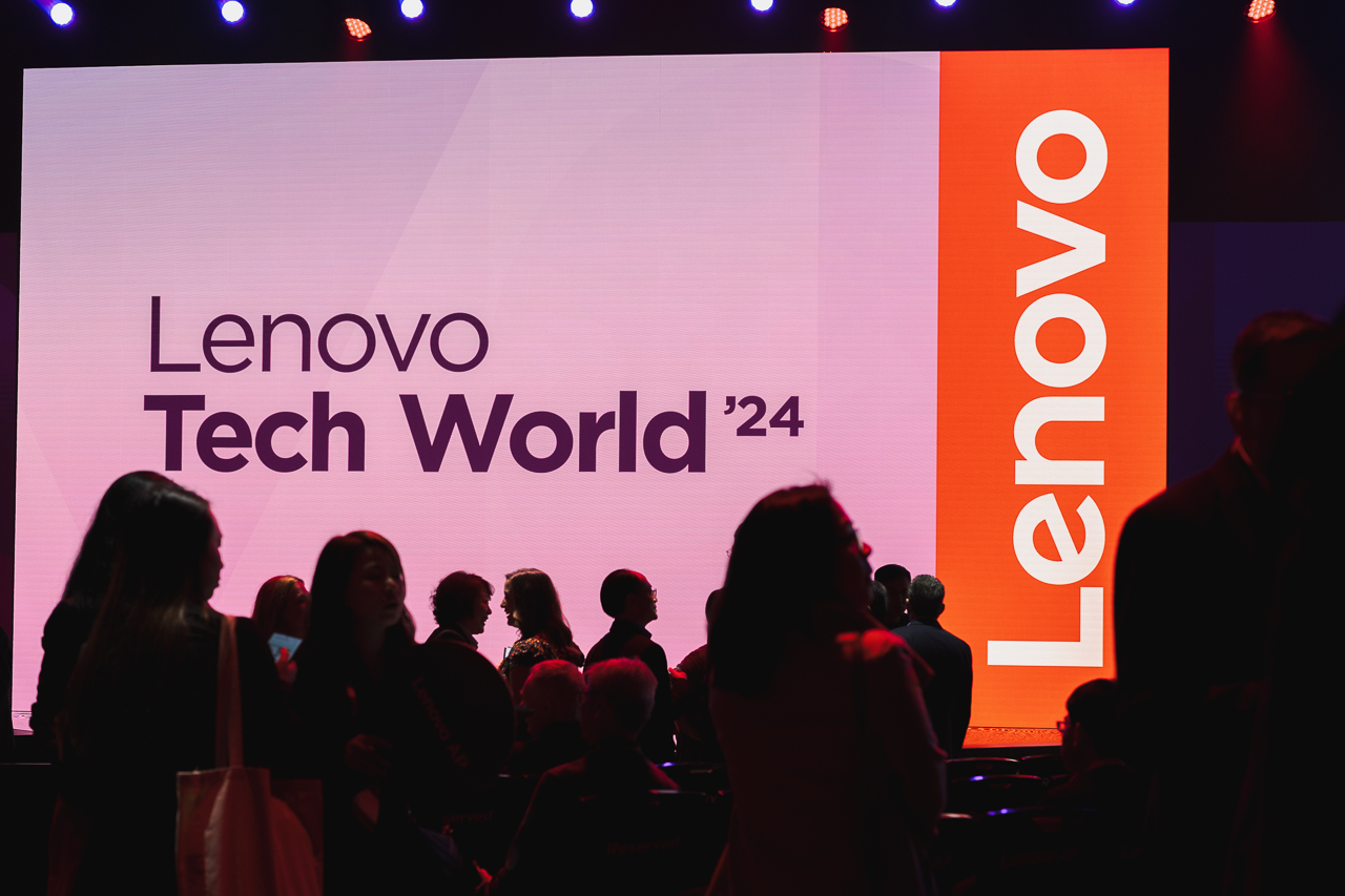 Lenovo svela la nuova fase di Smarter AI for All a Tech World Seattle ...